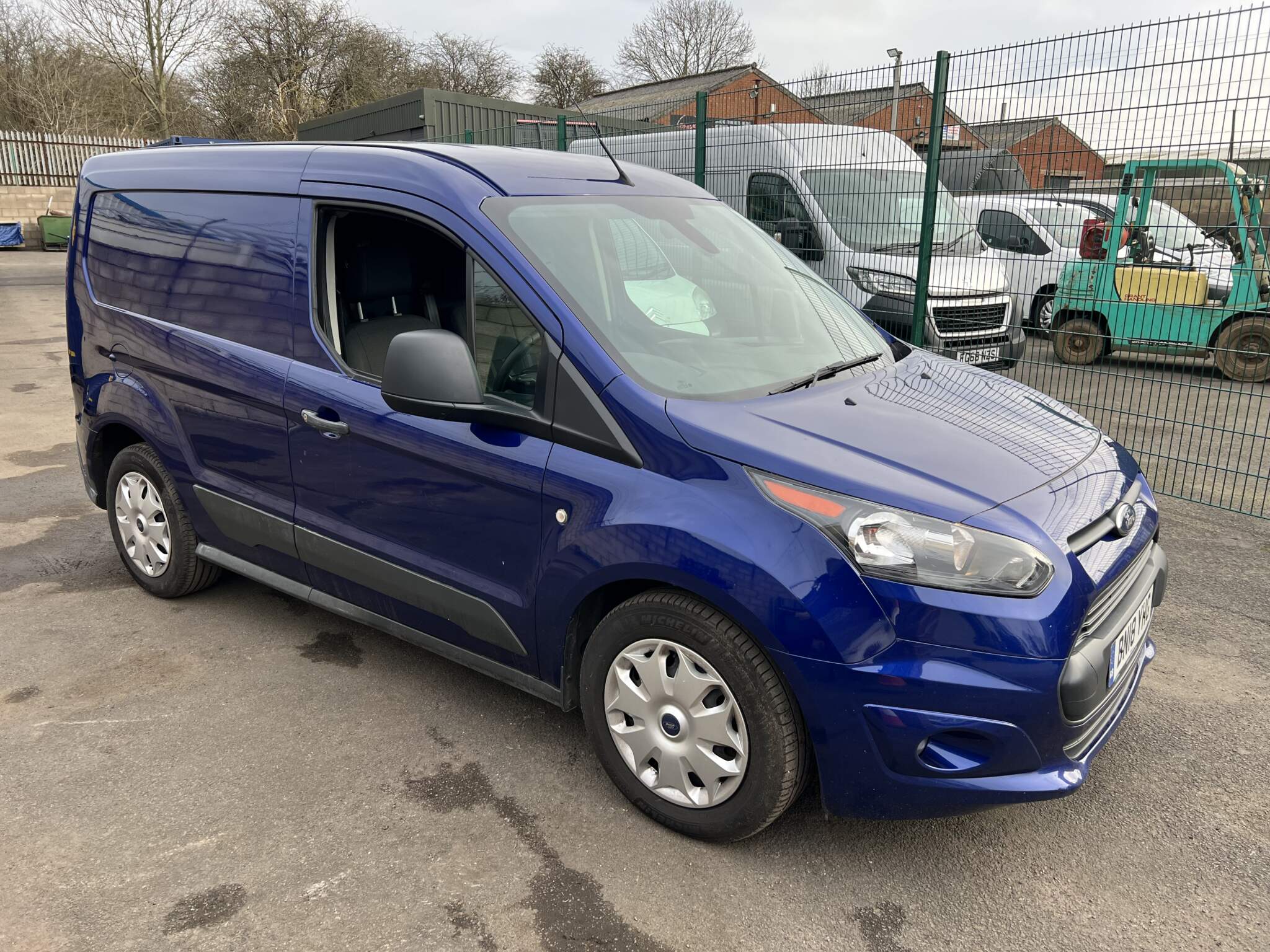FORD TRANSIT CONNECT TREND EURO 6 | Brown's Commercials